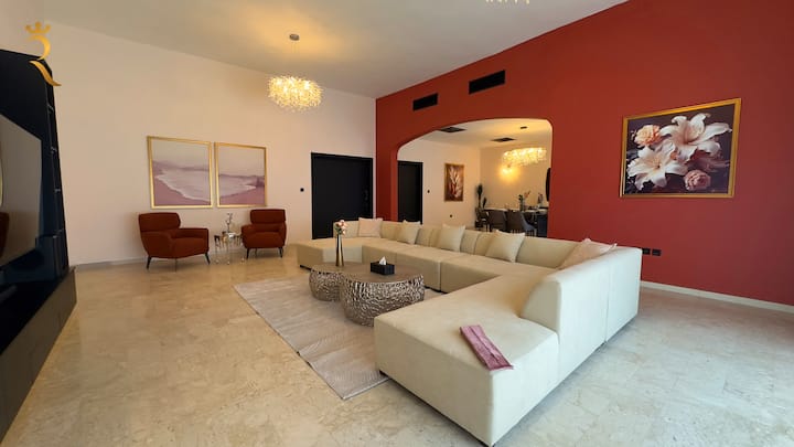 Your Spacious Al Danah 5br: Family Villa Retreat. - Abu Dabi
