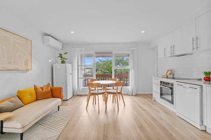 Cozy 3br | 10min Cbd | Train | Airport | Parking - Auckland