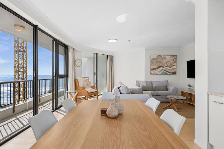 Carrington Family Beach Getaway - Ocean View, Wifi - Gold Coast