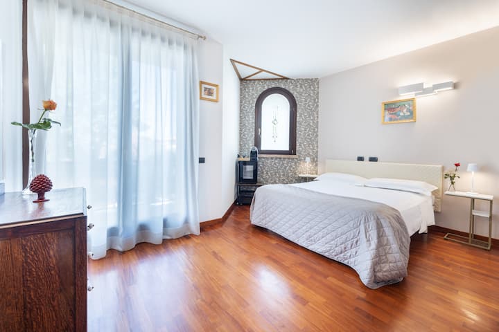 Suite Queen Cel-3663073274 - Cattolica