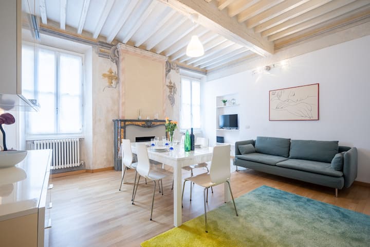 Guesthost- Elegant & Bright Flat In Parma Center - Parma