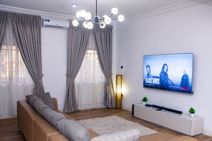 Quiet 1 Bedroom + Lawn Tennis - Abuja