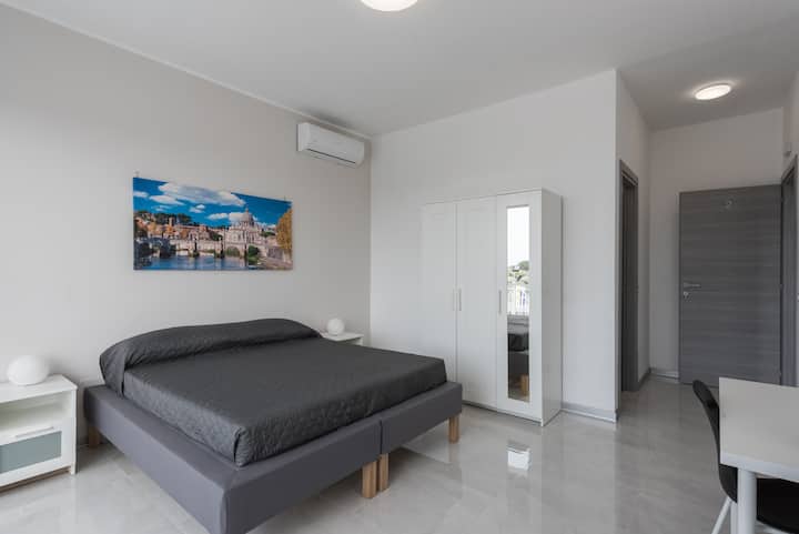 Travelershome Ciampino Airport Suite - Castel Gandolfo