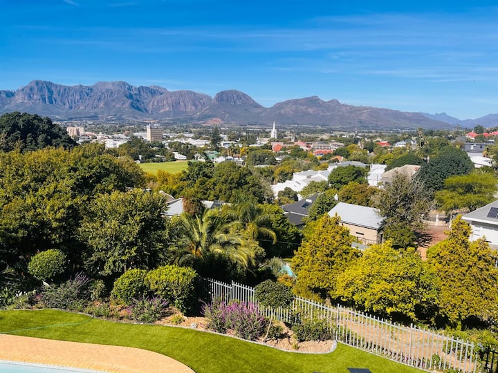 Picturesque Winelands House - Paarl
