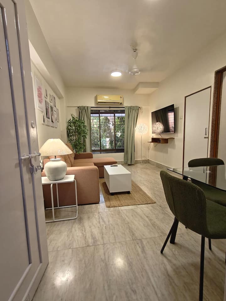 Spacious 1bhk Off Carter Road - Mumbai