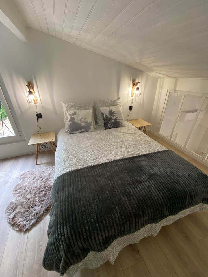 Le Mas Du Bassin
Maison De Charme, Design, Détente - Andernos-les-Bains