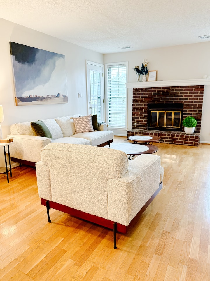 2 Bedroom Suburban Hideaway - Kansas City