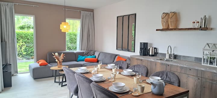 Chalet Zeeland 6p Omheinde Tuin, Hond Welkom - Goes