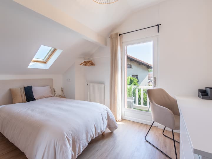 Chambre Avec Douche Et Balcon Privée - Coliving - Vénissieux