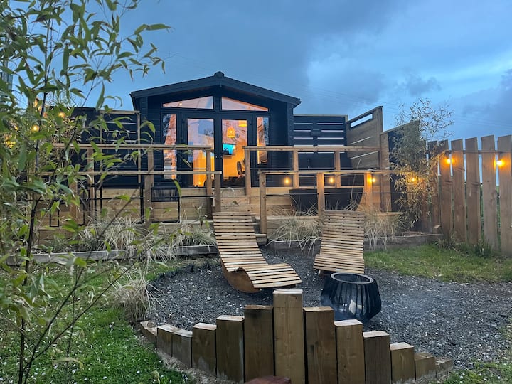 Lakeside Cabin - Dorset