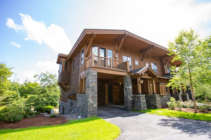 Walk To Ski Slopes - 4 Bedroom Mountain Cabin - Stowe, VT