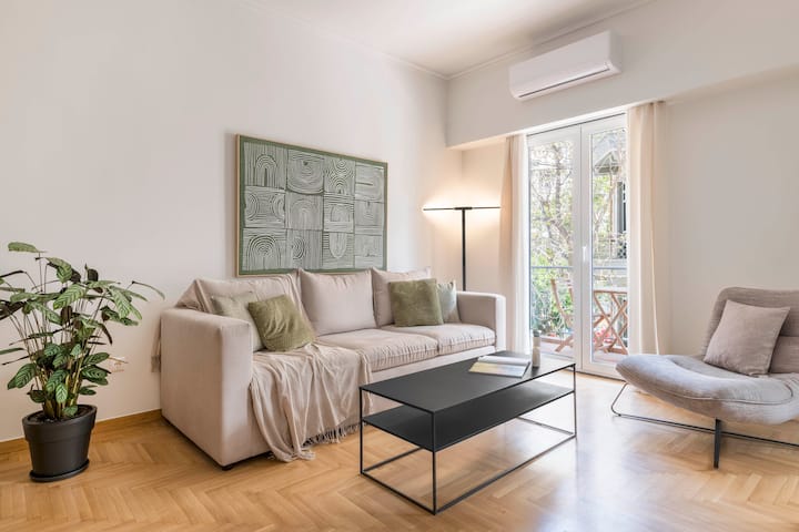 Chic & Spacious 3br Apartment At National Museum - Athens