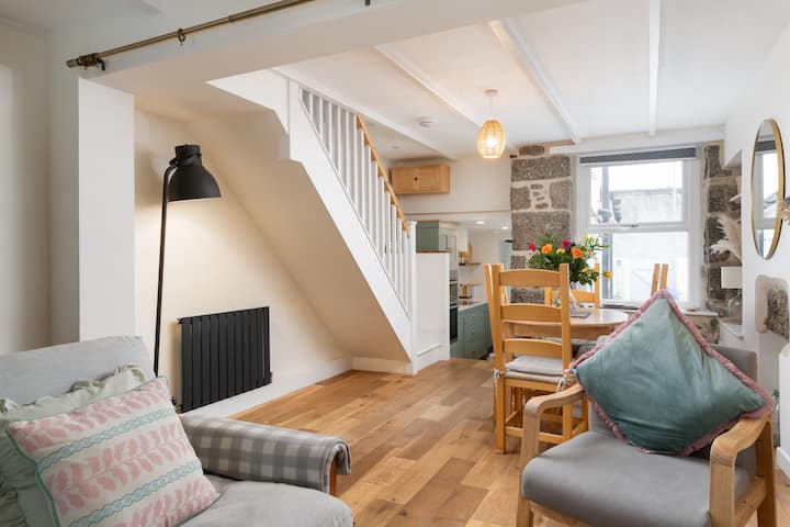 Eden Cottage - Stylish Fisherman's Cottage - Penzance