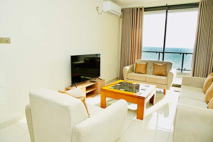 Modern Beachfront With Rooftop Pool, Gym & More! - Colombo