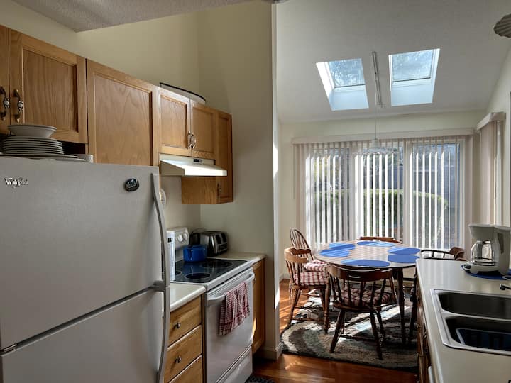 Family Friendly Condo W/ Pool! - Old Orchard Beach