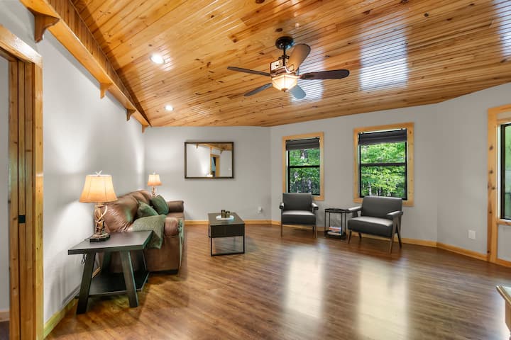 Camp Stonebass-lake House-hottub - Lake Wappapello State Park, Williamsville