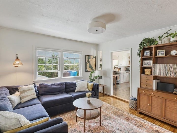 Downtown, Close To Shops & Lake! - Burlington, VT