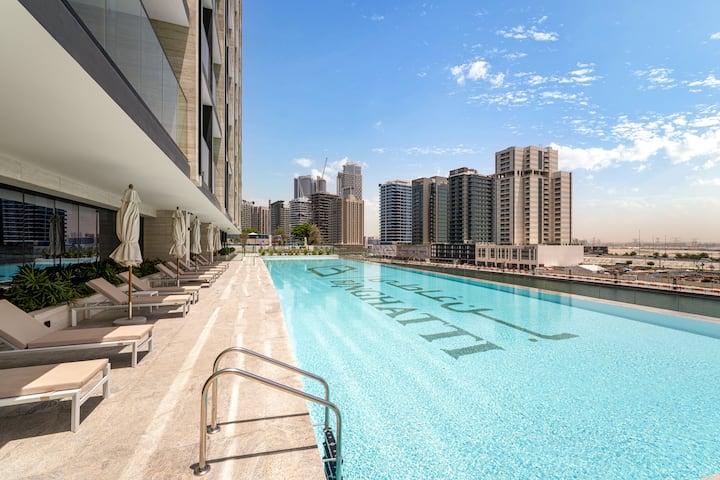 Trillionaire Bayhouse | Chic 1br W/ Views-pool-gym - ドバイ