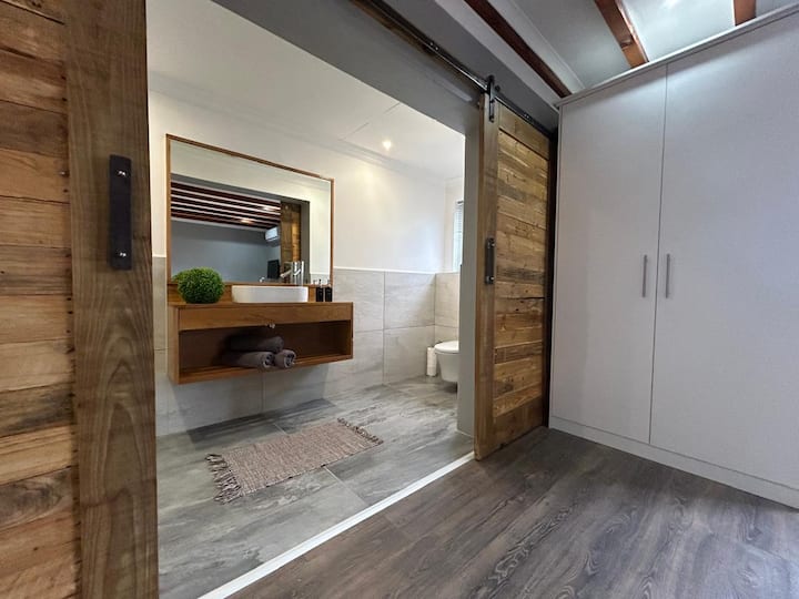 Valmor Guest Units - Paarl