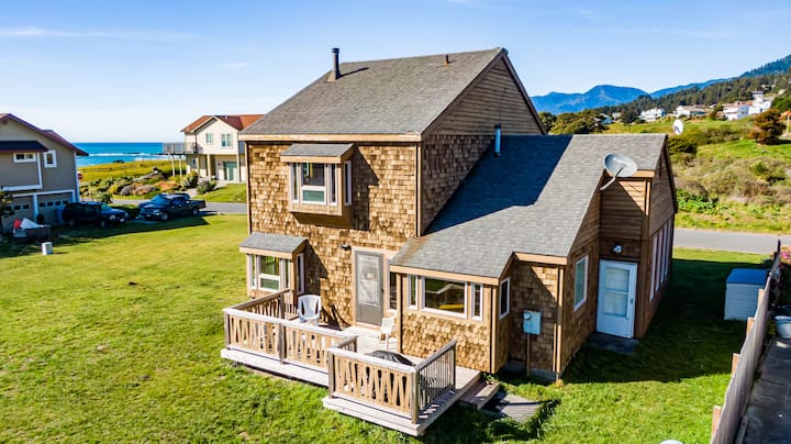 The Cove House - Shelter Cove, CA