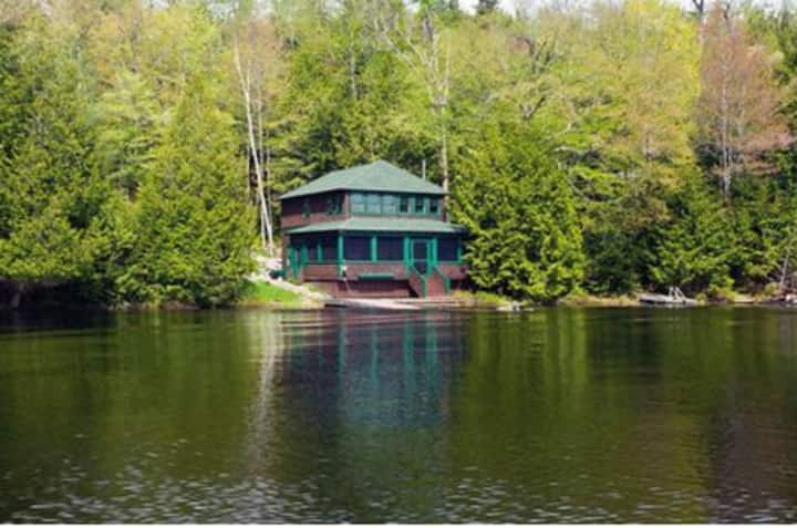 Charming Lakefront Cottage Upper Saranac Lk - Tupper Lake, NY
