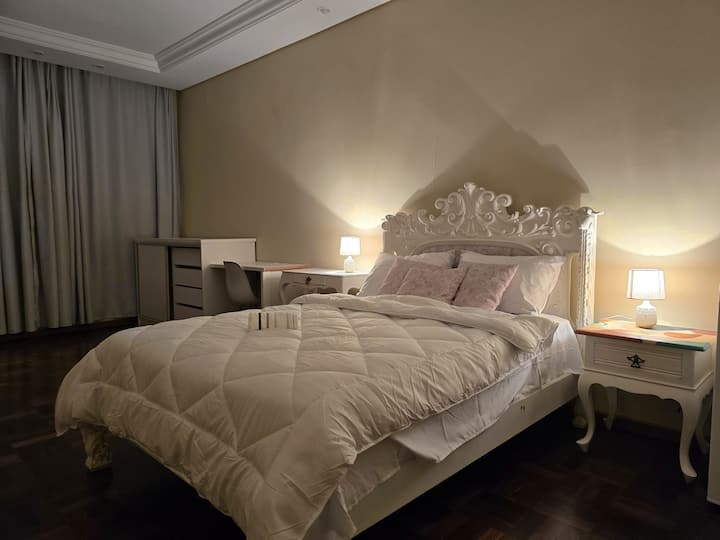 Quarto Provençal - Centro - Curitiba