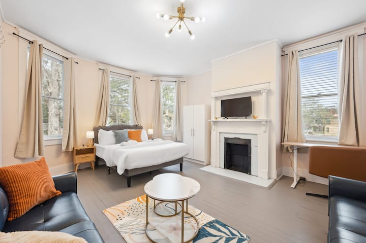 Victorian Charm W/living Room & Board Games! - Savannah, GA