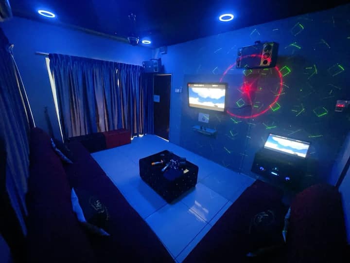 B02 Istimewa Bungalow 20 Pax - Johor Bahru