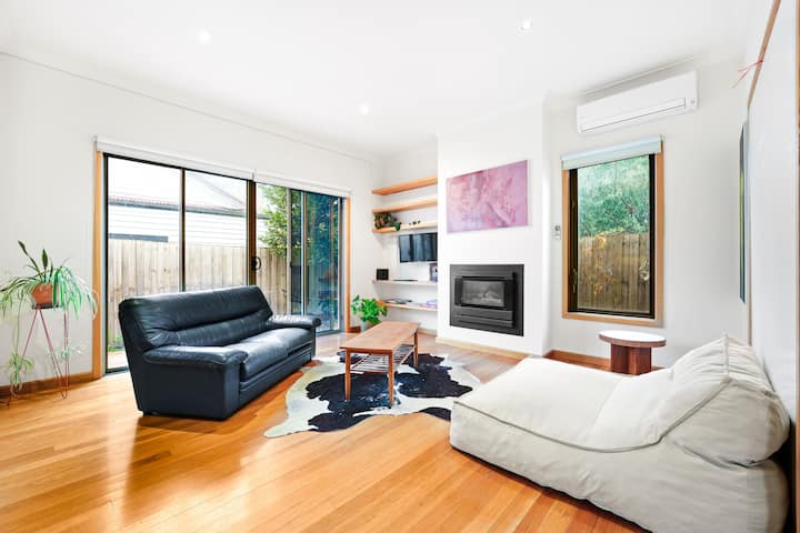 Charming Double Brick Brunswick Bungalow For 4! - Brunswick