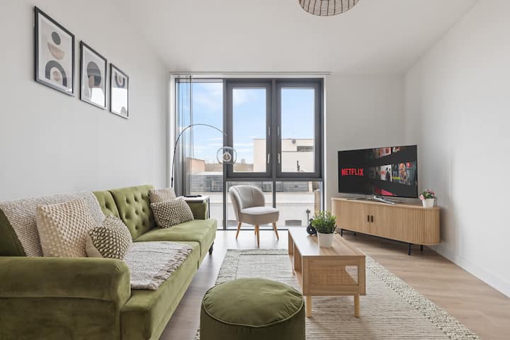 Spacious & Modern Flat! Excellent Transport Links - Victoria Station - London