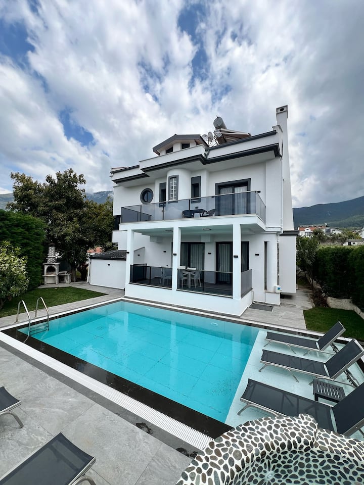 Hisarönü Merkezde Lüks Villa - 튀르키예