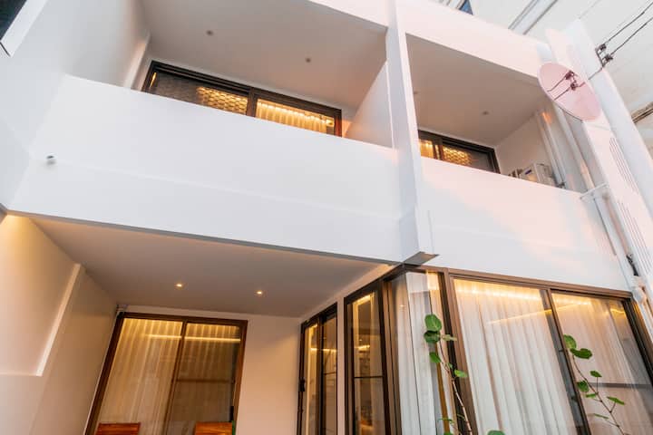 Mrt-accessible & Delightful Family Hub! >•< - Bangkok