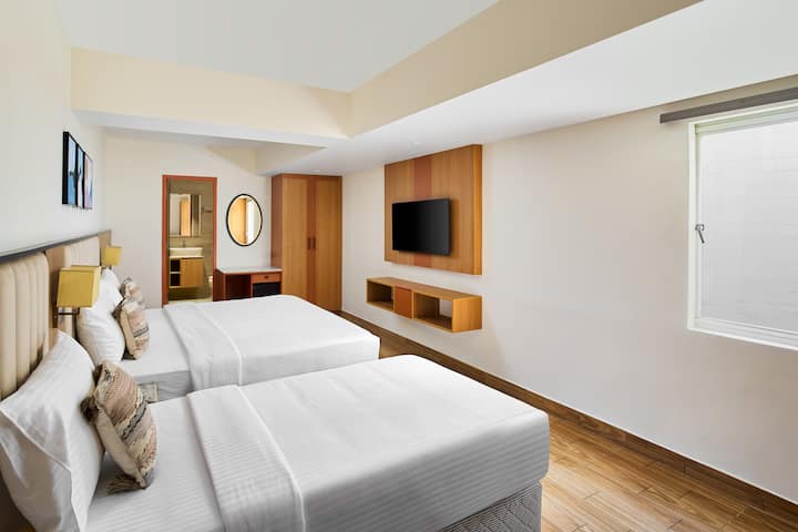 Elegant Room Nr American Embassy - Chennai