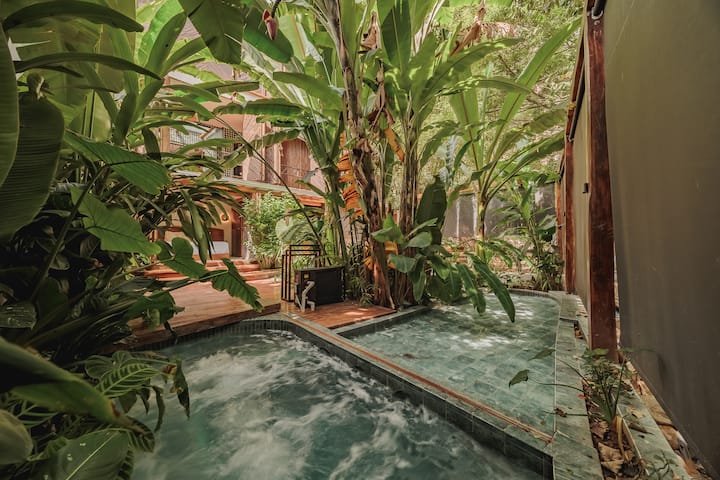 7br Provenza Villa | Pool, Jacuzzi, Prime Location - Medellín