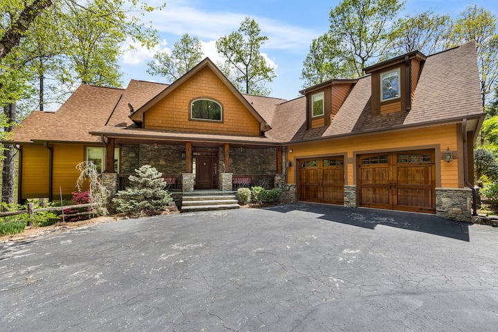 Luxury 5-bedroom Mountain House - Cherokee, NC