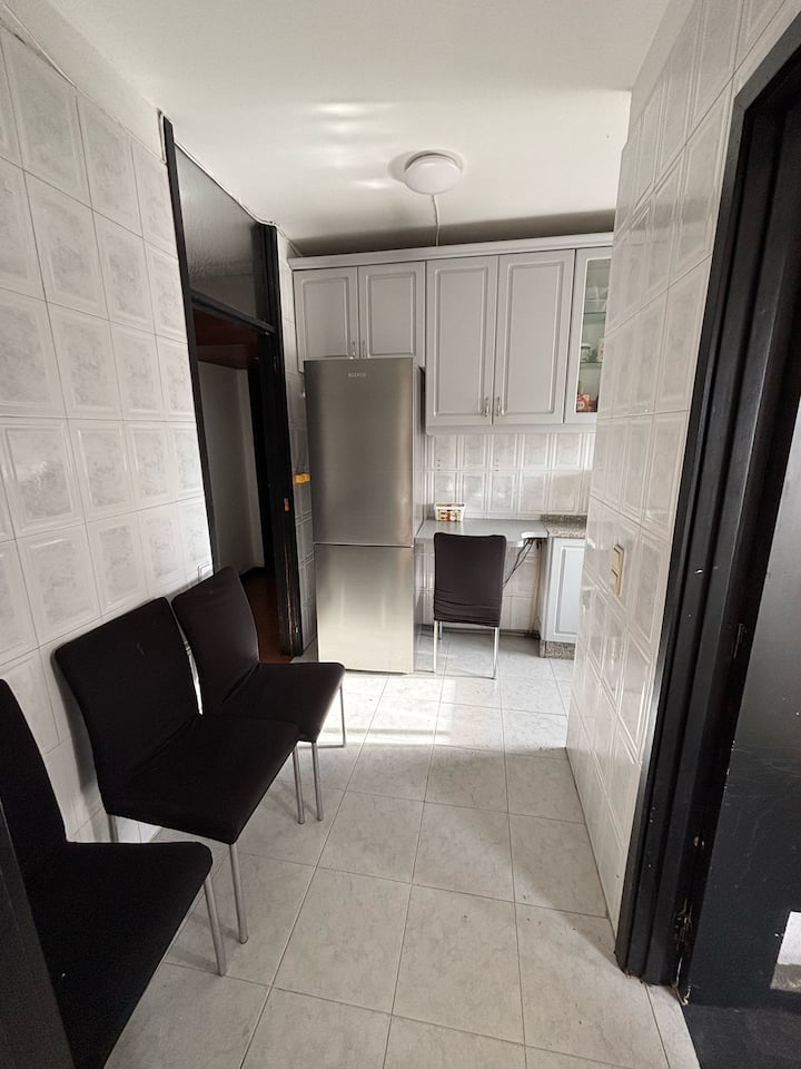 Quarto Em Apartamento Bem Locali - Gondomar