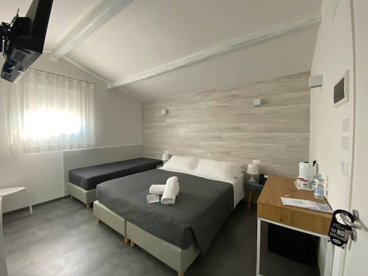 Camera Tripla In Hotel Moderno Vicino Al Mare - Jesolo