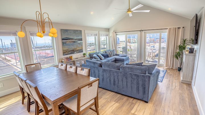 Boardwalk & Ocean Views Every Window! Rated Top 5% - Atlantic City, NJ