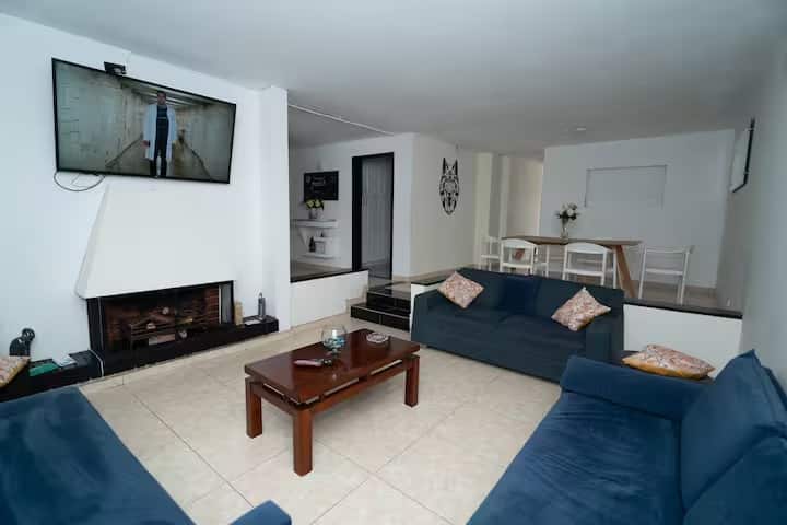 Casa Grupos Familias Cerca Aeropuerto - Bogota