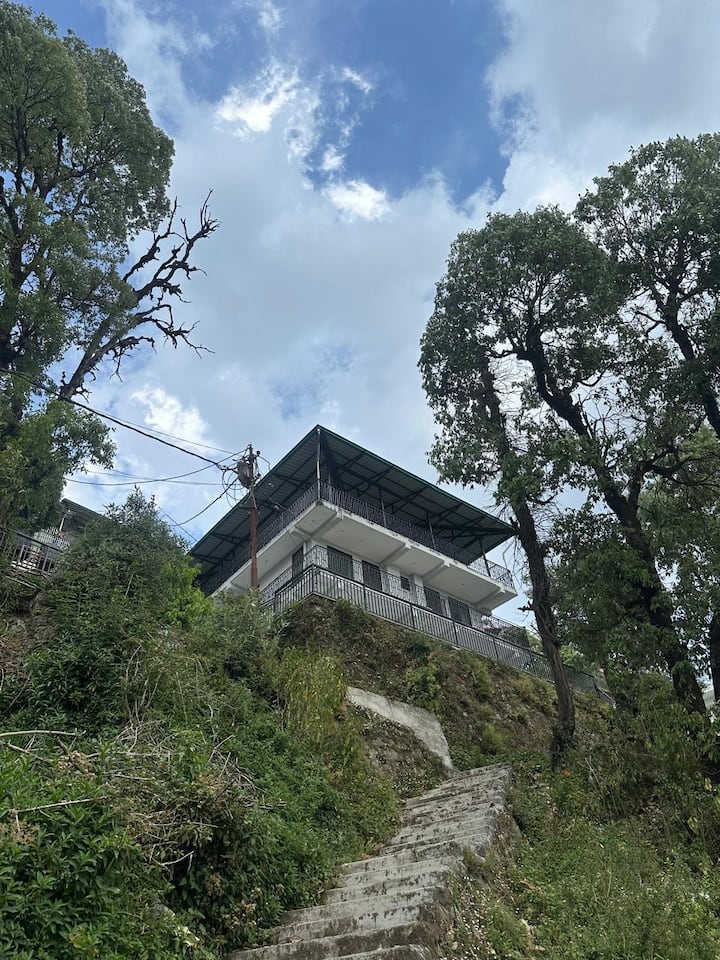 4bhk With Balcony + Terrace | Walk To Mall Road - Mussoorie