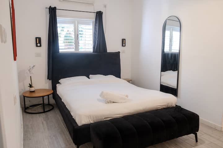 50m From The Sea! 2 Bedrooms! - Tel Aviv