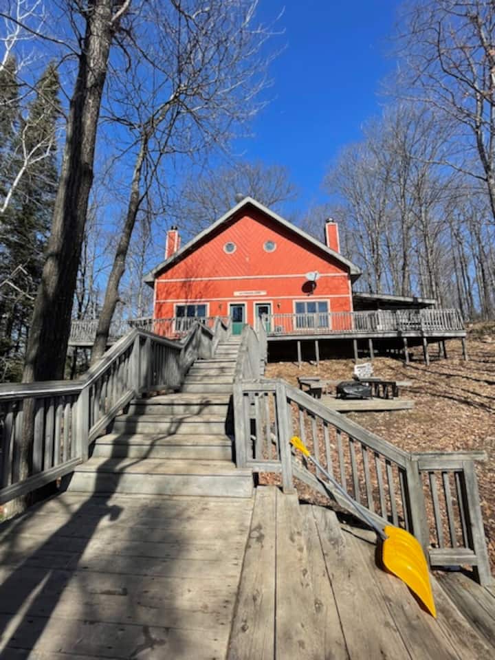 Snowy Owl Lodge - Left Side - Michigan