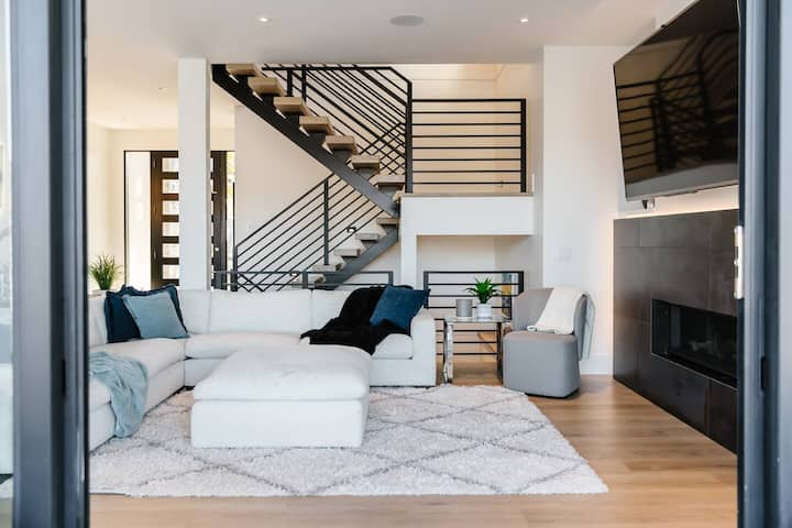 Exquisite Luxury Estate Above Okanagan Lake - Kelowna