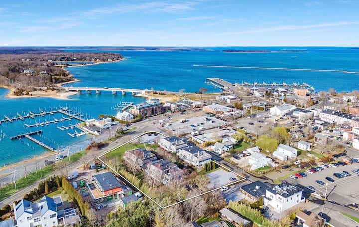 Sag Harbor Duplex W/ Patio, Smart Home & Boat Slip - Sag Harbor, NY