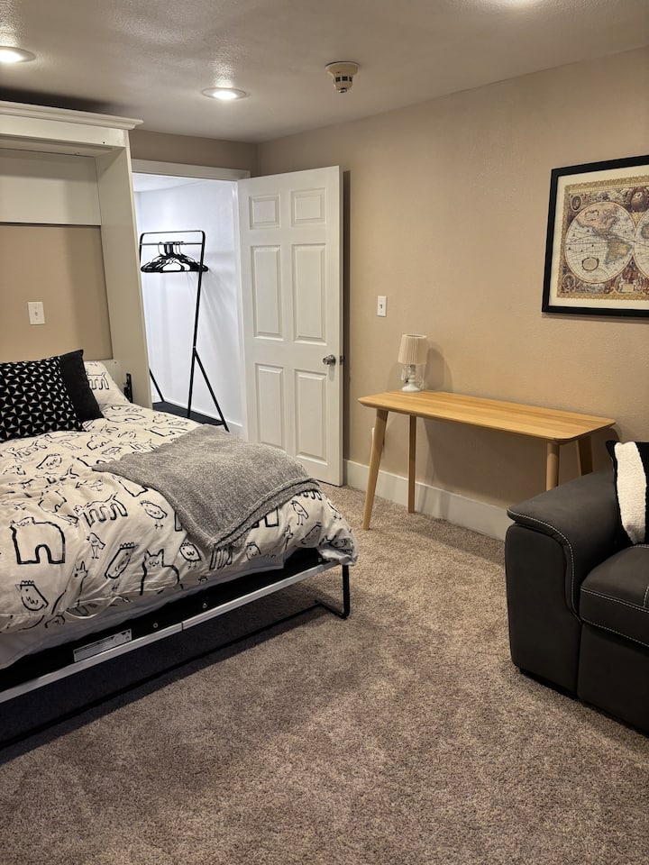 Garden Level Apt In Uptown Denver - Denver, CO