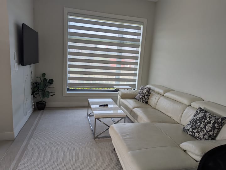 Private, Spacious, Modern, Clean - Abbotsford