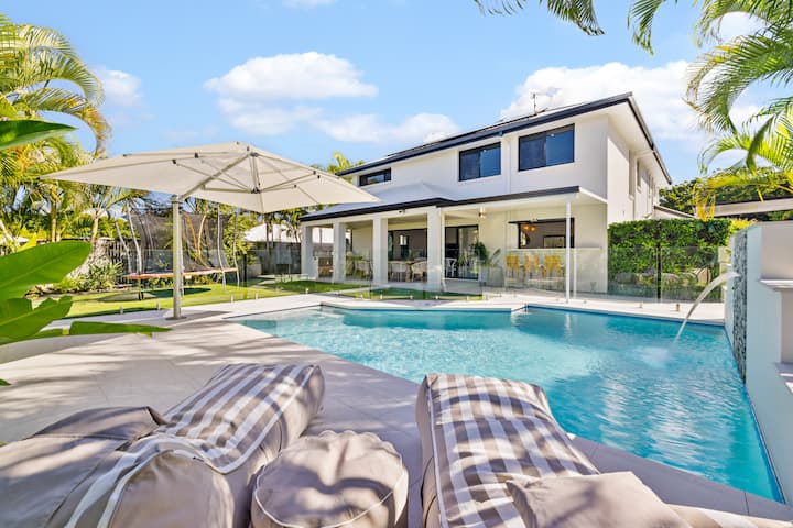 Luxe Poolside Retreat In The Sanctuary - Sunshine Coast