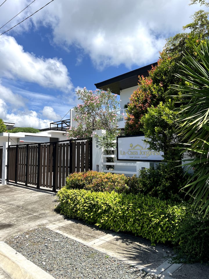 La-casa Jorginna (𝙀𝙭𝙘𝙡𝙪𝙨𝙞𝙫𝙚) — 17-26pax - Laiya