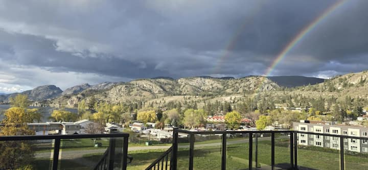 Chic Boho Suite Near Wineries + Lake & Rooftop - Okanagan Falls
