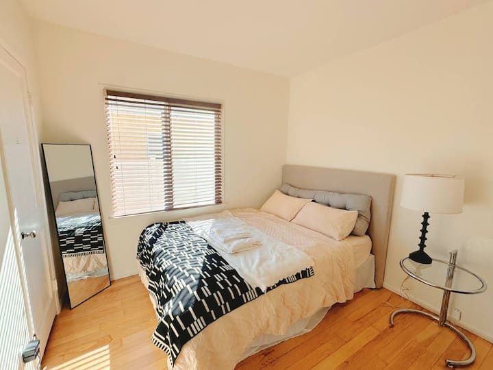 Comfort Homestay In West La - Beverly Hills, CA